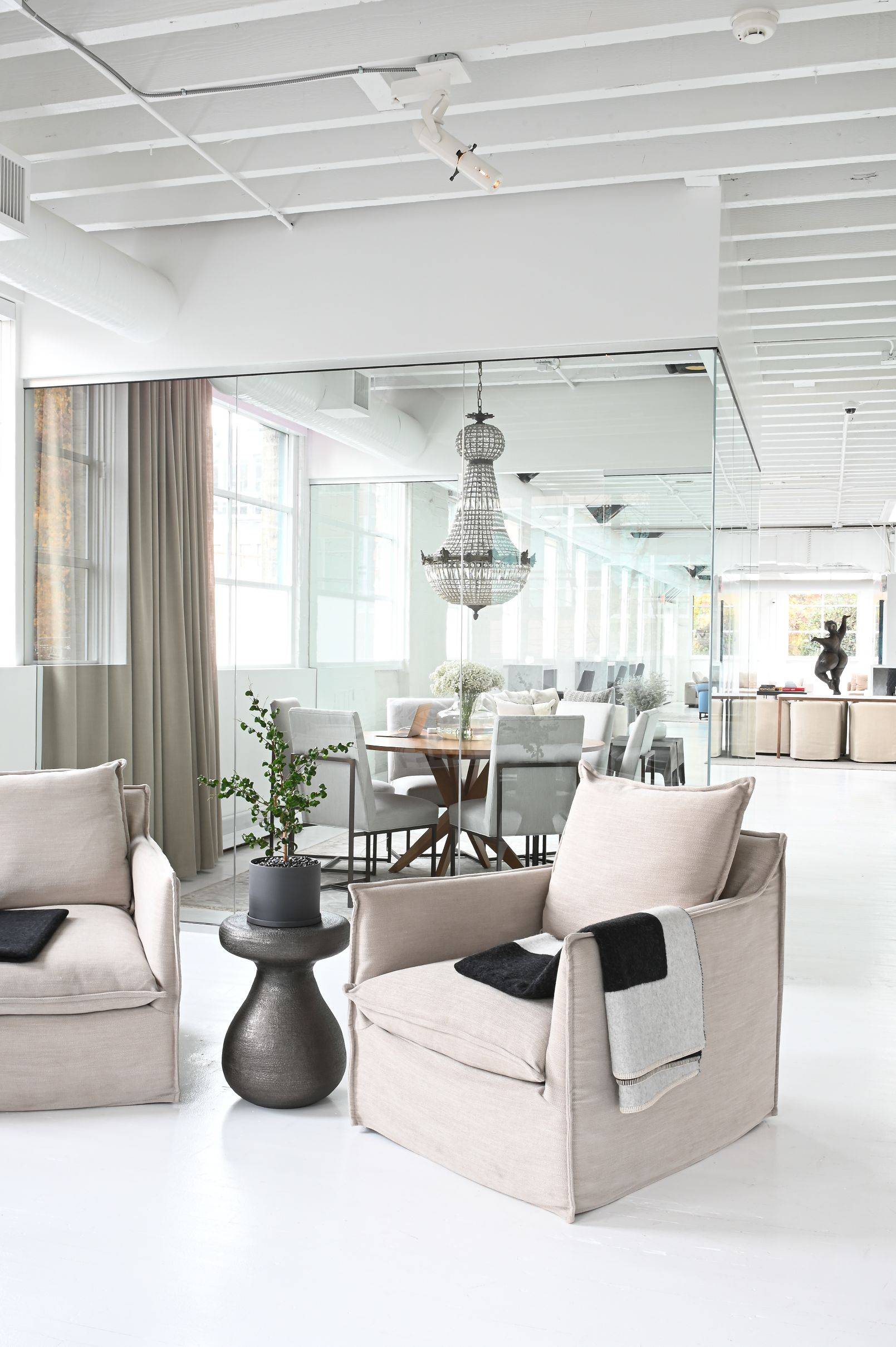 Luxury Open Plan Office & Lounge | Location Base